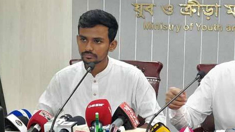 চার ঘণ্টা করে ট্রাফিকের দায়িত্বে থাকবে শিক্ষার্থীরা: উপদেষ্টা আসিফ ...